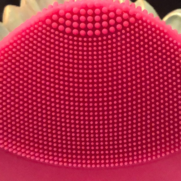 FOREO | Makeup | Foreo Luna Deluxe Face Cleansing Tool | Poshmark